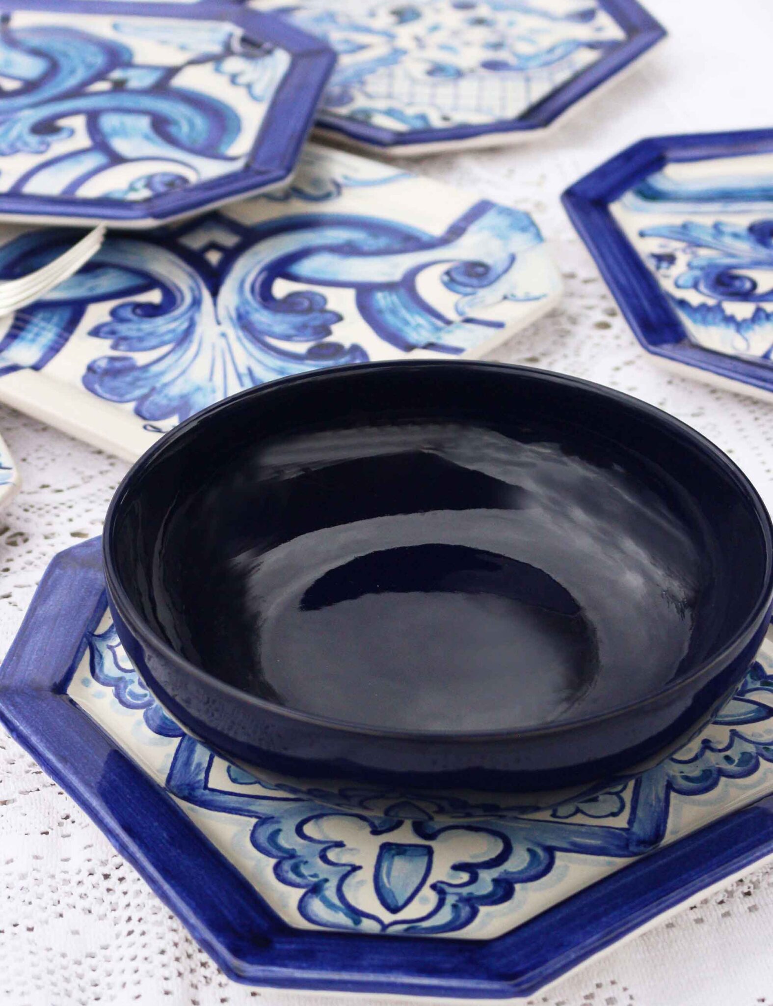 PIATTI DECORATI MAIOLICA BLU MARE | MAREMORO